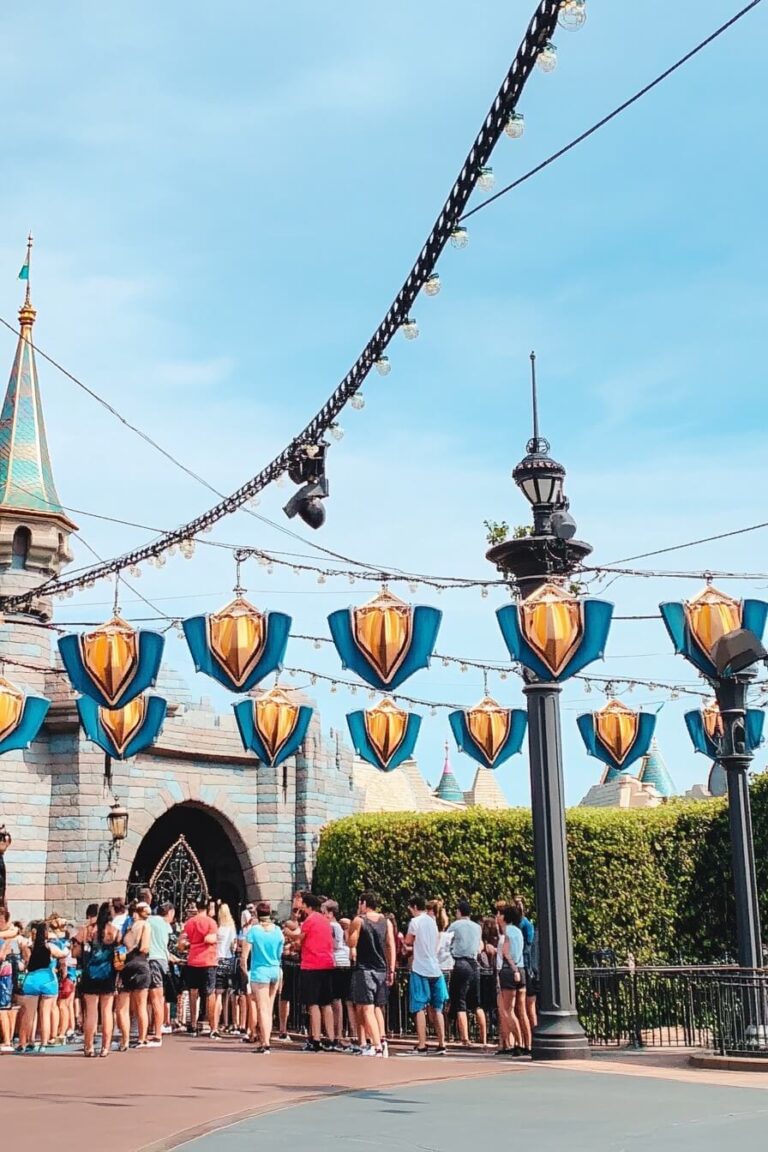 The Perfect 1-Day Disneyland Itinerary Everyone Loves