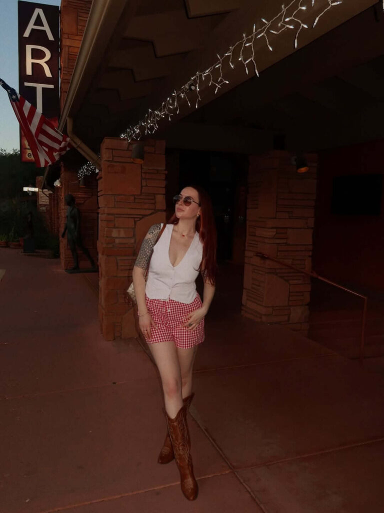 Arizona Travel Outfits That Fit the Desert, the Mood, and You